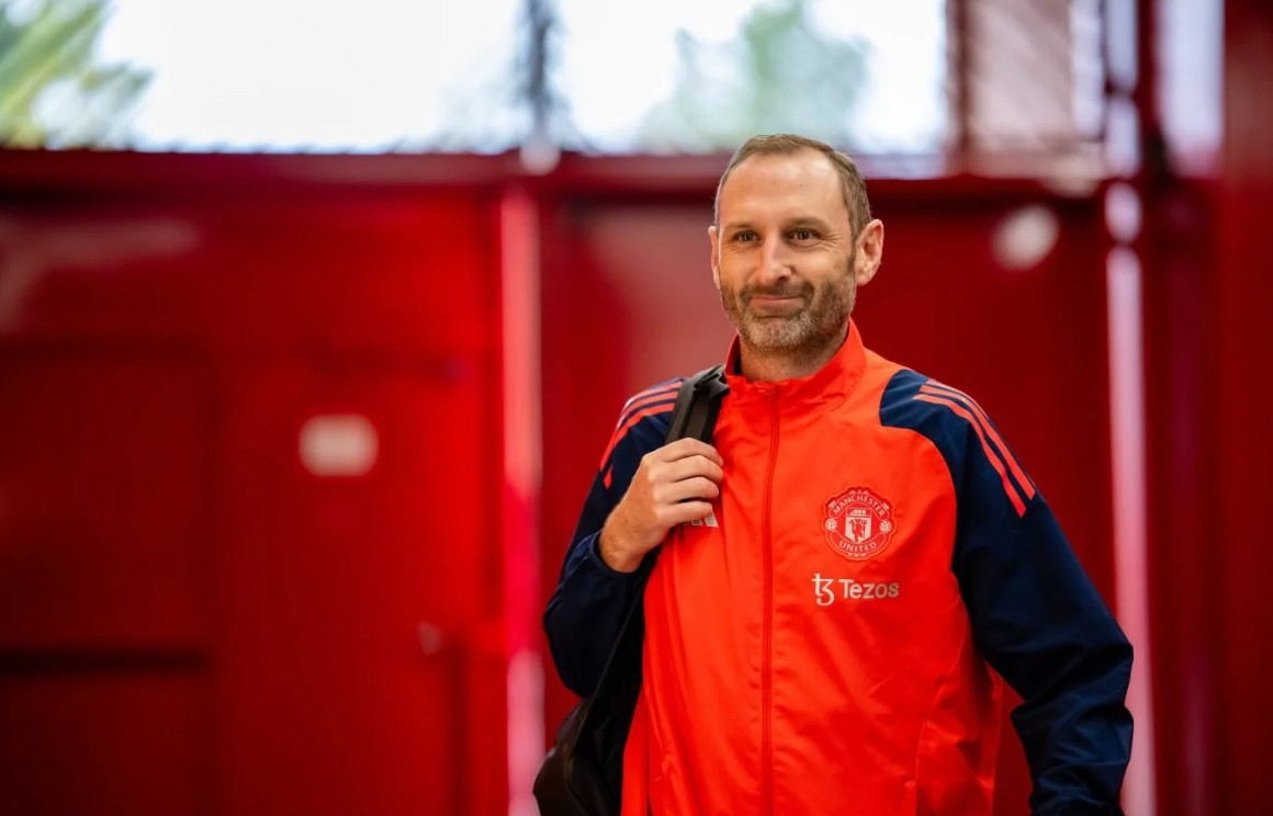 Zaledwie kilka tygodni po tym, jak został wypchnięty przez Manchester ...